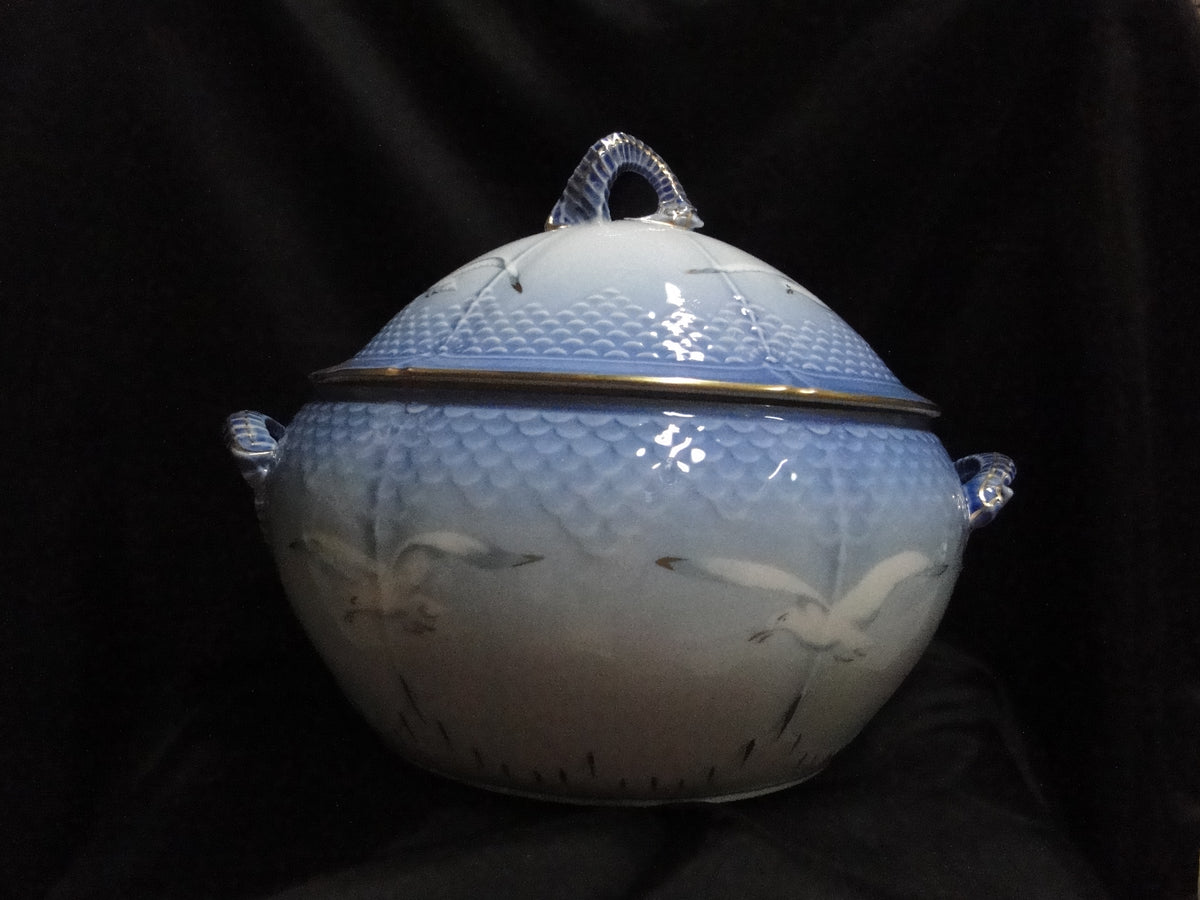 Bing & Grondahl Seagull: Tureen & Lid, 9 1/2" Tall, #666 — Dishes Encore
