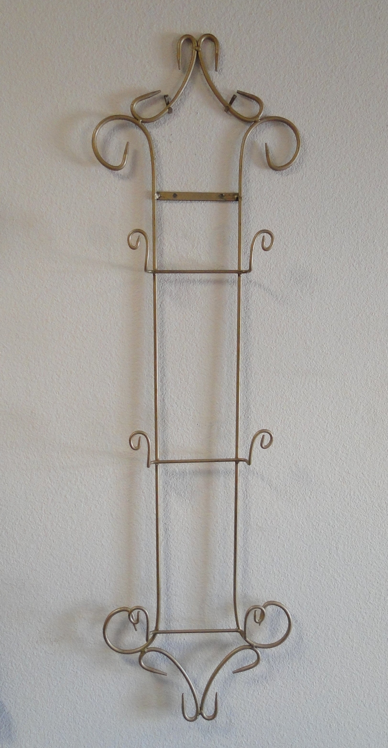 Display Racks & Stands — Dishes Encore